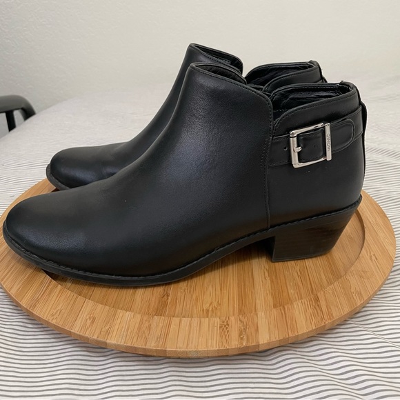 Vionic | Shoes | Vionic Millie Black Leather Ankle Boots With Buckle ...